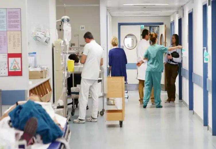 Θρήνος για τον 57χρονο τραυματιοφορέα: Πέθανε στο νοσοκομείο ...